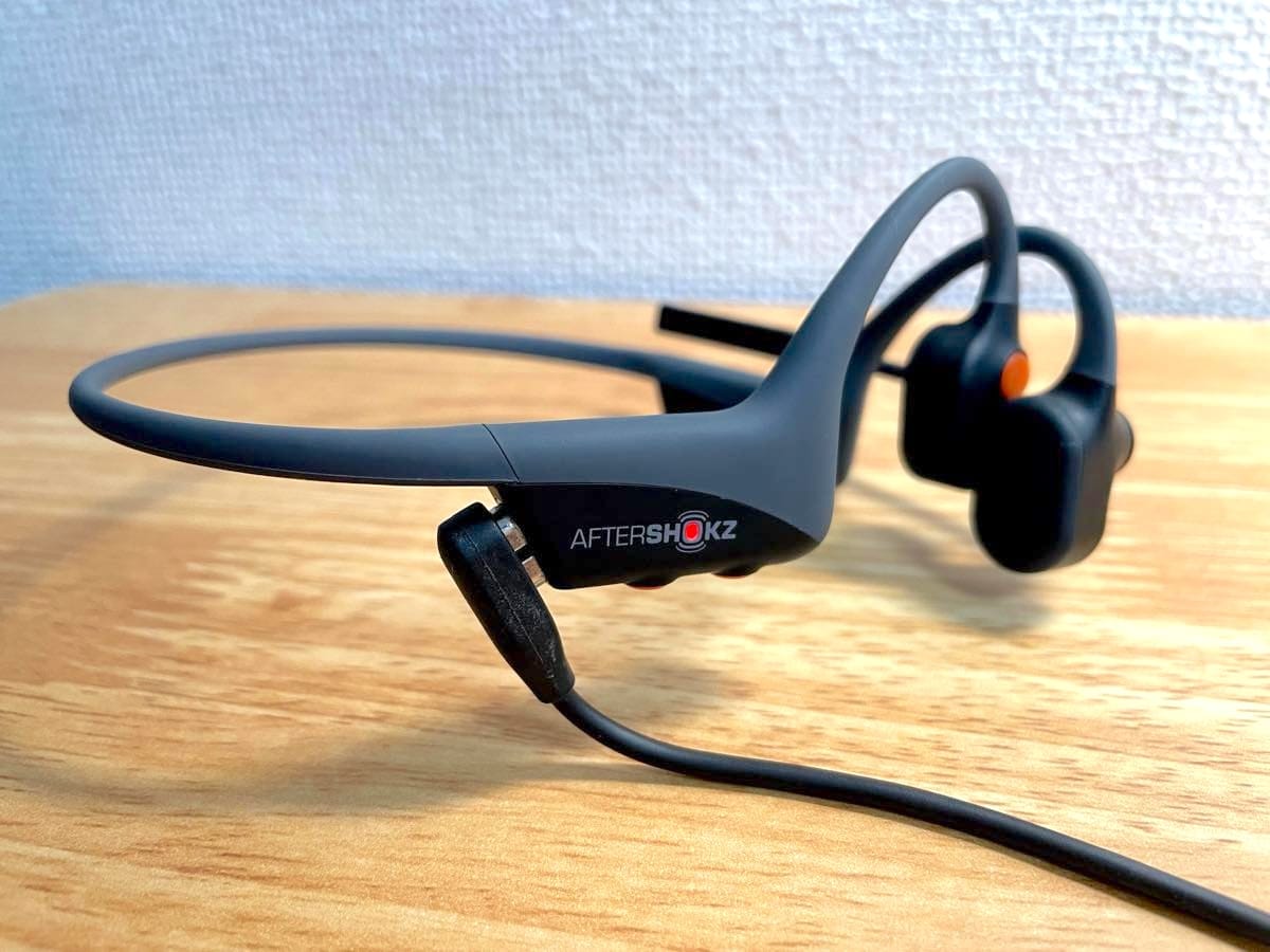Shokz OpenComm 2をレビュー！Zoom会議からボイチャまで、クリアな通話を実現する骨伝導イヤホン | エコーズガジェット